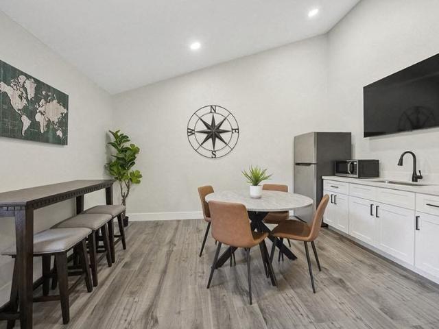 Villages at Metro Center 1 Bedroom Apartment for Rent at 9652 N 31st Ave, Phoenix, AZ 85051