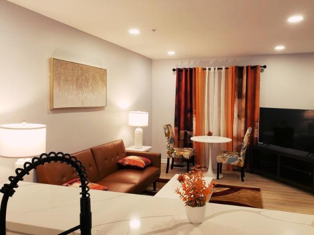 Villager Circle TOPAZ – Luxury Executive Home |