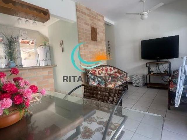 Villagio sobrado, localizado próximo da praia da Enseada/Centro
