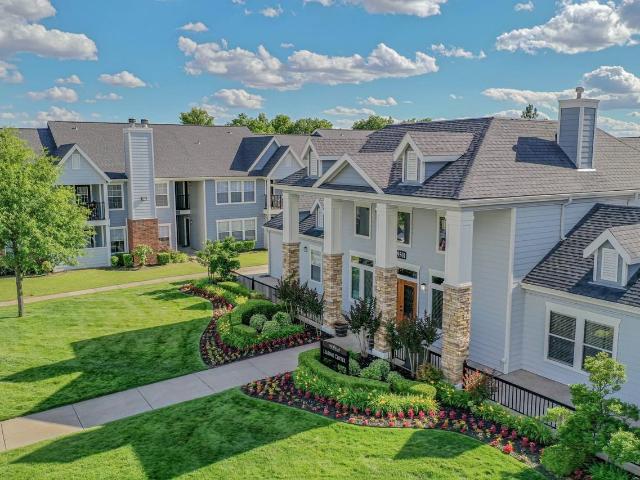 Villas at Countryside Apartment Homes 2 Bedroom Apartment for Rent at 9501 S I 35 Service Rd, Moore, OK 73160