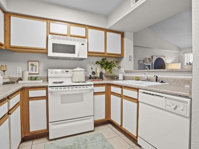 Villas at Stonebridge 3 Bedroom Apartment for Rent at 157 Stonebridge Blvd, Edmond, OK 73013