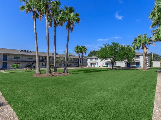 Villas At The Palms 1 Bedroom Apartment for Rent at 3800 W Baker Rd, Baytown, TX 77521