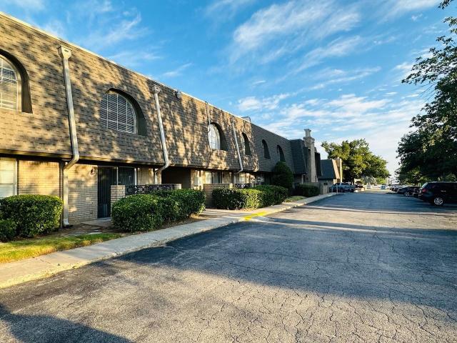 Villas on 50th 1 Bedroom Apartment for Rent at 5113 N Brookline Ave, Oklahoma City, OK 73112