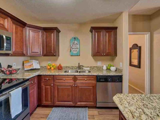 Villas on Bell 2 Bedroom Apartment for Rent at 4045 W Bell Rd, Phoenix, AZ 85053