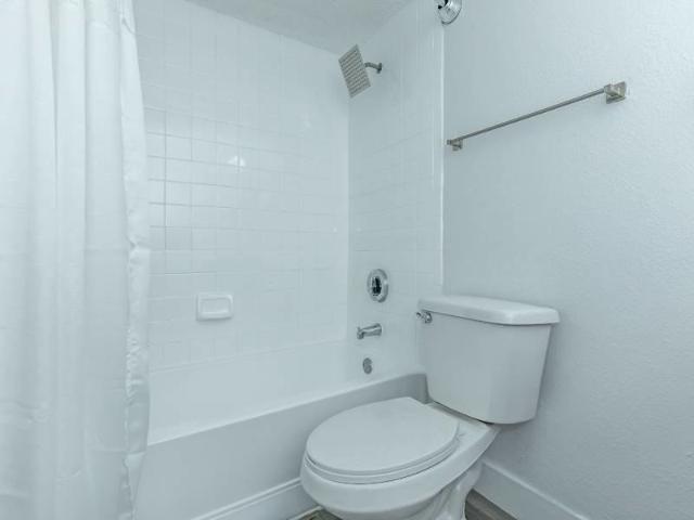 Villas on Rosemeade East 1 Bedroom Apartment for Rent at 4141 Rosemeade Pkwy, Dallas, TX 75287