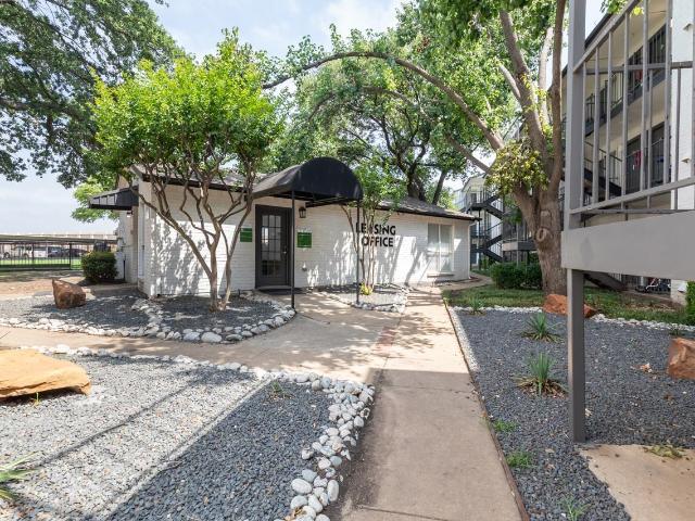 Villas on Rosemeade East 1 Bedroom Apartment for Rent at 4141 Rosemeade Pkwy, Dallas, TX 75287