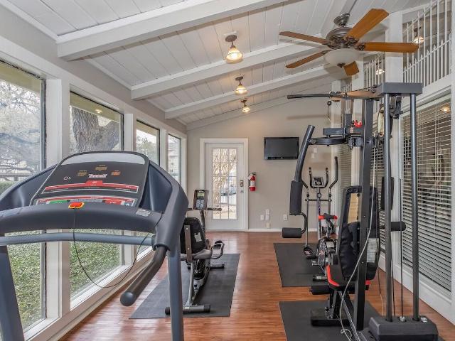Villas of Oak Creste 1 Bedroom Apartment for Rent at 5315 Fredericksburg Rd, San Antonio, TX 78229 Oak Hills