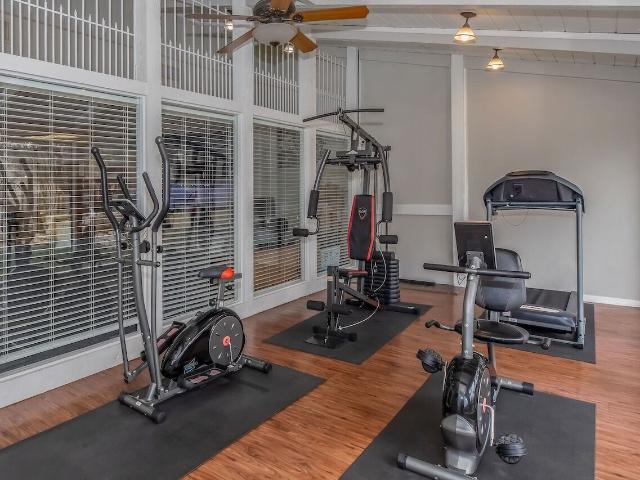 Villas of Oak Creste 1 Bedroom Apartment for Rent at 5315 Fredericksburg Rd, San Antonio, TX 78229 Oak Hills