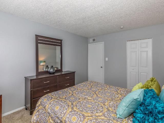 Villas of Oak Creste 2 Bedroom Apartment for Rent at 5315 Fredericksburg Rd, San Antonio, TX 78229 Oak Hills