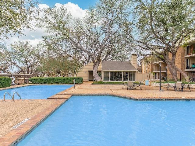Villas of Oak Creste Studio Apartment for Rent at 5315 Fredericksburg Rd, San Antonio, TX 78229 Oak Hills