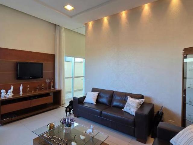 VILLE CAMPESTRE R$ 2.300.000 Casa à venda, 3 Suítes, 165m², 4 Vagas Londrina/PR
