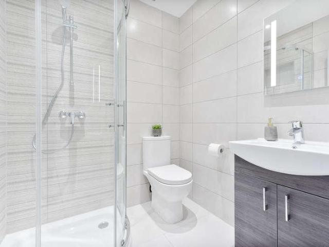Villiers Avenue, Surbiton, KT5