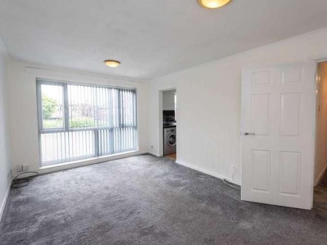 Villiers Court, Whitefield, M45
