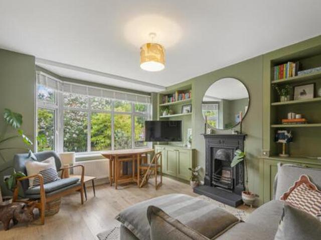 Villiers Close, Surbiton, 2 Bedroom Maisonette