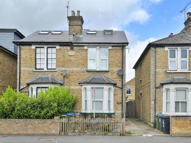 Villiers Road, Kingston, Kingston. Maisonette to rent £1,120 pcm £258 pw
