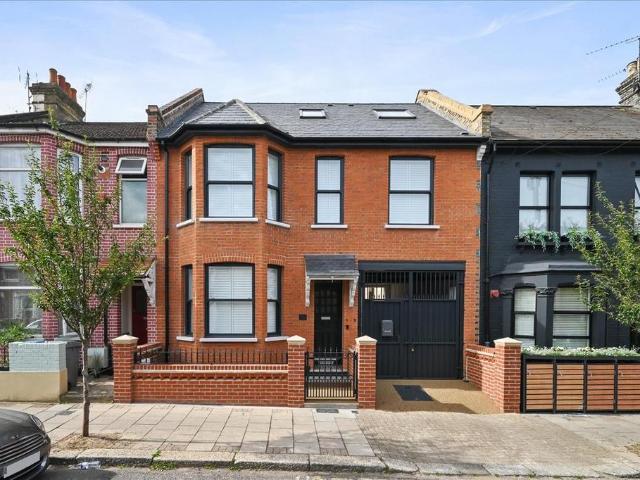 Villiers Road, London, NW2 4 bed house to rent £4,500 pcm £1,038 pw