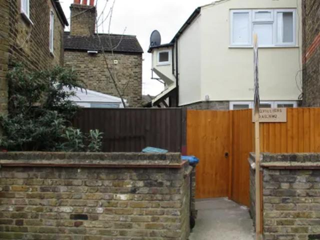 Villiers Road, London, NW2 5PE, United Kingdom | 2 bed house for rent #167071605 | Rentberry