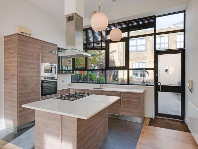 Villiers Road, Willesden Green, NW2 3 bed flat to rent £3,250 pcm £750 pw