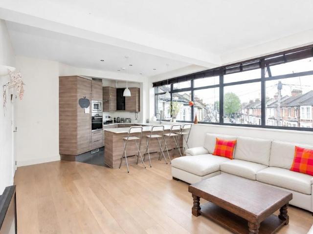 Villiers Road, Willesden Green NW2 4 bed apartment to rent £4,117 pcm £950 pw