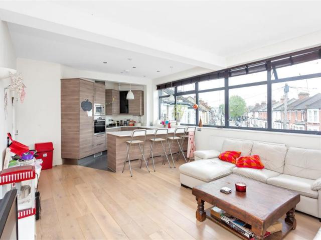 Villiers Road, Willesden Green NW2 4 bed apartment to rent £4,117 pcm £950 pw
