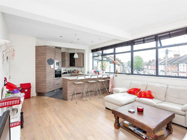 Villiers Road, Willesden Green NW2, 4 bed flat to rent, £4,117 pcm | PrimeLocation