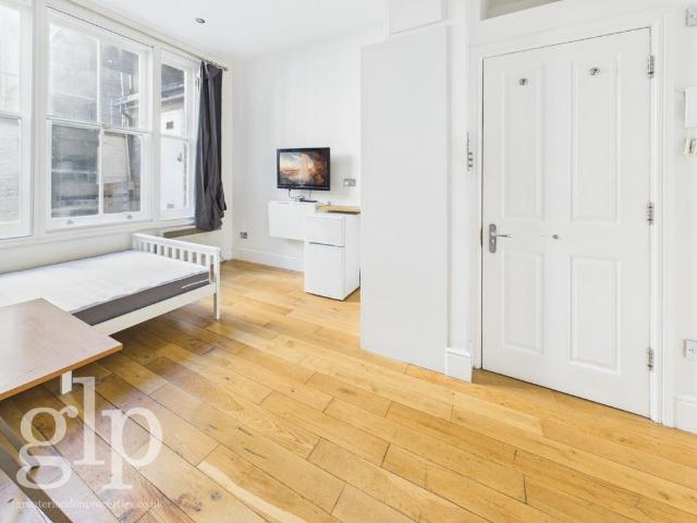Villiers Street WC2N Studio to rent £1,885 pcm £435 pw
