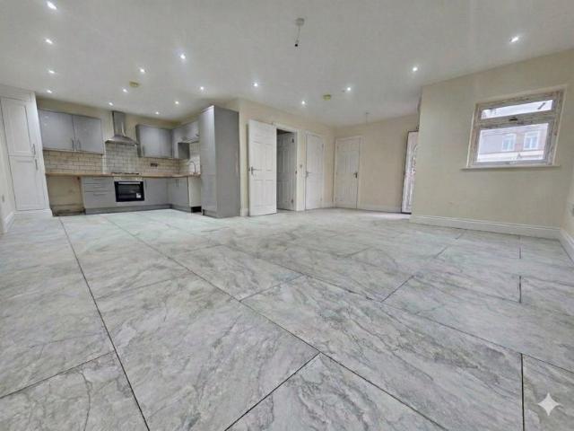 Villiers Street, Willenhall WV13, 3 bed bungalow to rent, £1,750 pcm | PrimeLocation