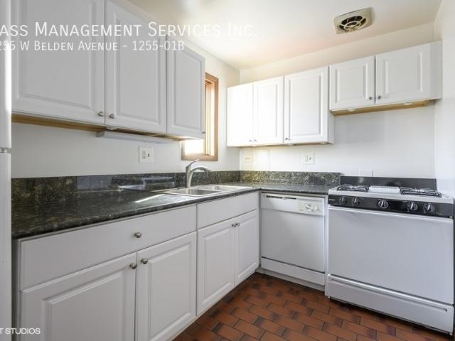 Virtual Tour Included Below! Large Lincoln Park 3 Bed/ 2 Bath Duplex Up Exposed Brick, Large Bedrooms, Private Balcony
