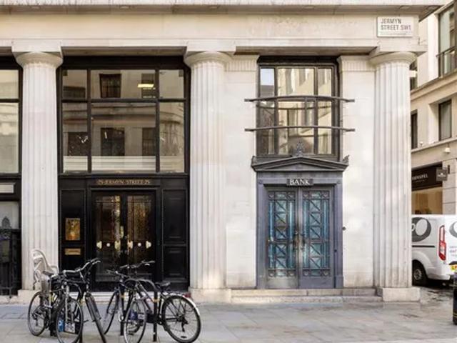 Virgin Money, 1 Eagle Place, London, SW1Y 6AF, United Kingdom | 1 bed apartment for rent #136500250 | Rentberry
