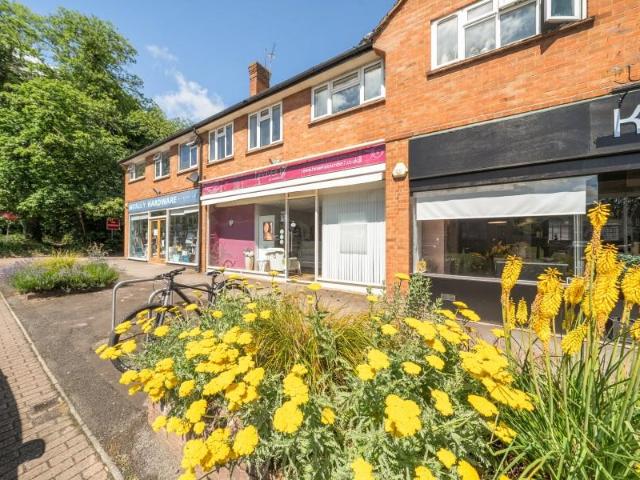 Virginia Water, Surrey 2 bed apartment to rent £1,395 pcm £322 pw