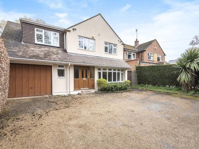 Virginia Water, Surrey, GU25 5 bed detached house to rent £4,250 pcm £981 pw