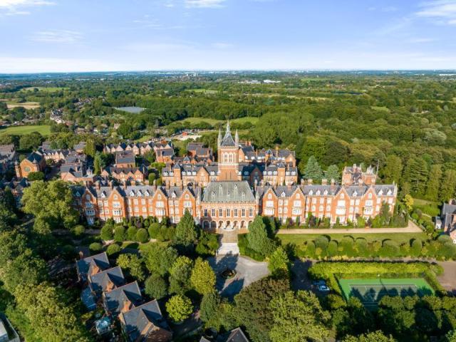Virginia Park, Virginia Water, GU25 4SY 3 bed townhouse to rent £8,450 pcm £1,950 pw