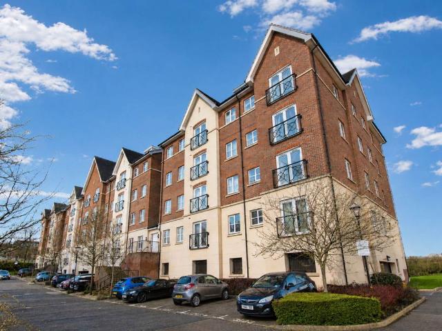 Viridian Square, Aylesbury HP21, 2 bed flat to rent, £1,250 pcm | PrimeLocation