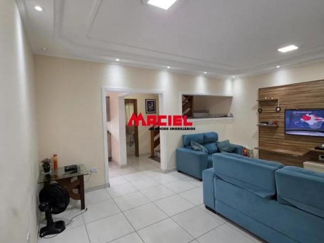 Vista Verde em Alto Padrão: Espaço, Conforto e Lazer Completo em uma Casa Impecável