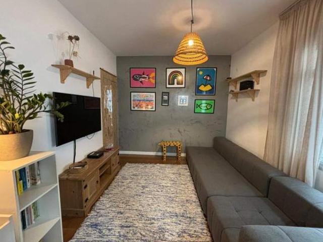 Vista ao Mar, 90m², 2 dormitórios + dep completa, 1 vaga, frontal, no José Menino, Santos