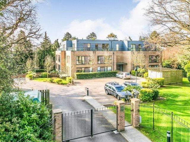 Vista Apartments, Dunloran Park. 2 bed house to rent £1,695 pcm £391 pw