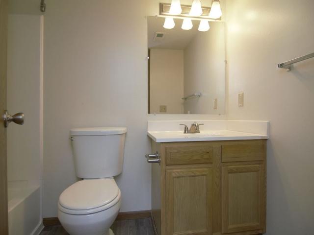 Vista Apartments 2 Bedroom Apartment for Rent at 6300 S 96th St, Omaha, NE 68127