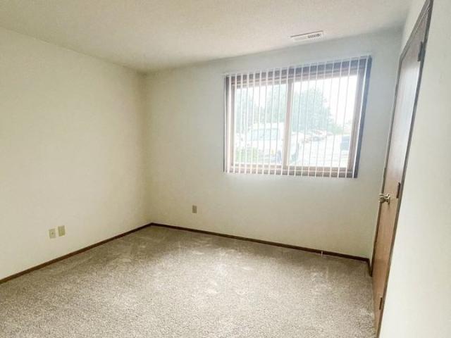 Vista Apartments 2 Bedroom Apartment for Rent at 6300 S 96th St, Omaha, NE 68127