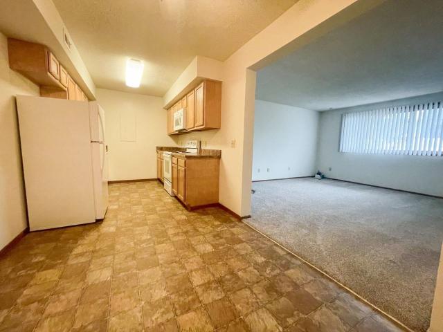 Vista Apartments 2 Bedroom Apartment for Rent at 6300 S 96th St, Omaha, NE 68127