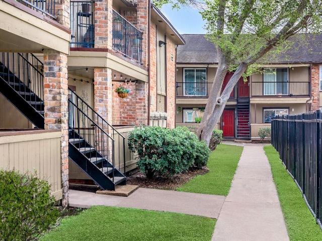 Vista Arbor 1 Bedroom Apartment for Rent at 10301 Sandpiper Dr, Houston, TX 77096 Greater Fondren Southwest