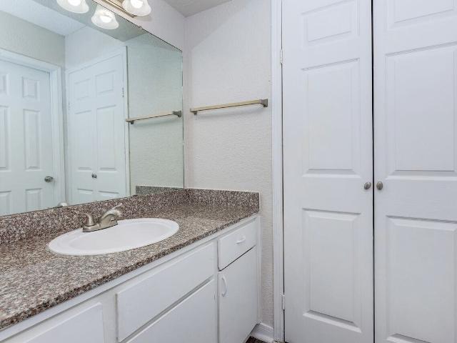 Vista Arbor 2 Bedroom Apartment for Rent at 10301 Sandpiper Dr, Houston, TX 77096 Greater Fondren Southwest