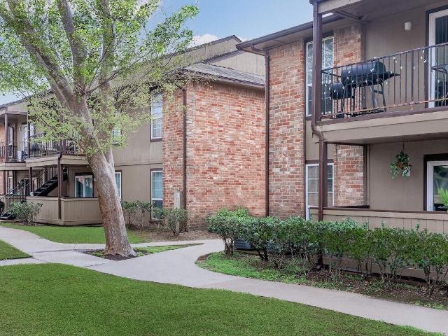 Vista Arbor 2 Bedroom Apartment for Rent at 10301 Sandpiper Dr, Houston, TX 77096 Greater Fondren Southwest