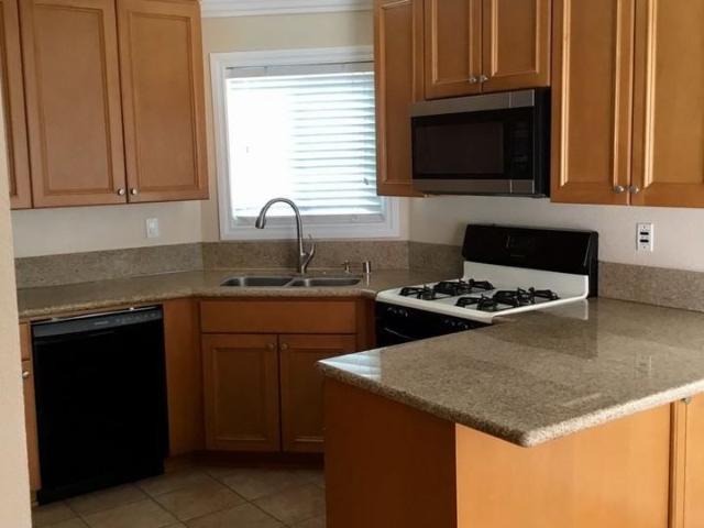 Vista Del Plaza 40 1 Bedroom Apartment for Rent at 272 S Poplar Ave, Brea, CA 92821