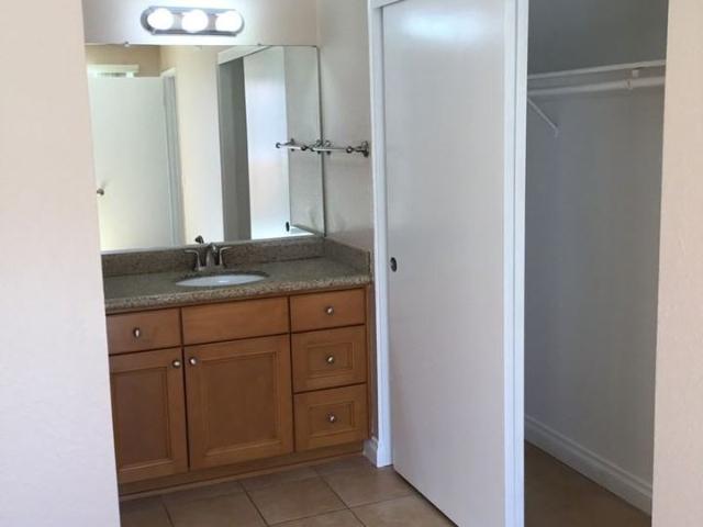 Vista Del Plaza 40 1 Bedroom Apartment for Rent at 272 S Poplar Ave, Brea, CA 92821