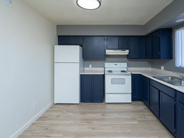 Vista Del Prado Apartments 2 Bedroom Apartment for Rent at 2529 W Campbell Ave, Phoenix, AZ 85017