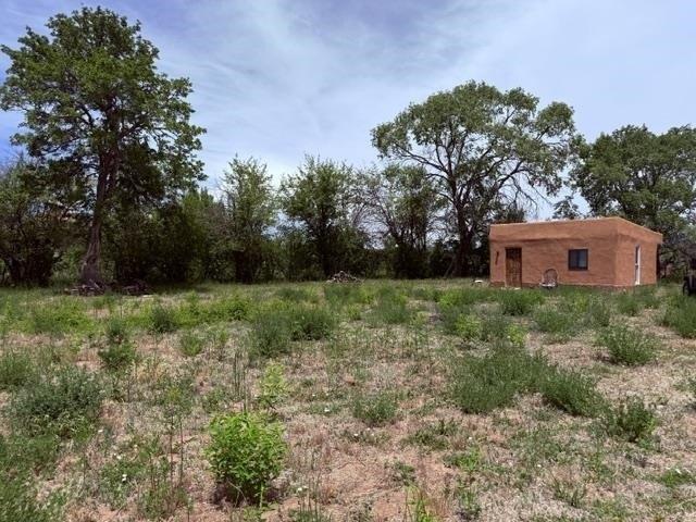 Vista Del Valle Rd, Ranchos de Taos, NM 87557