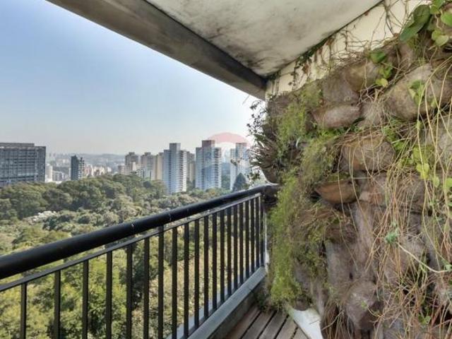 Vista deslumbrante e 3 vagas em um refúgio na Vila Suzana