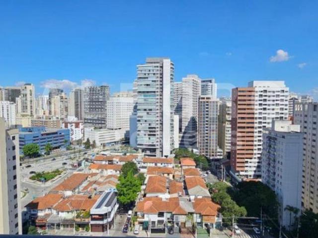 Vista espetacular no Itaim Bibi. Andar Alto com Varanda