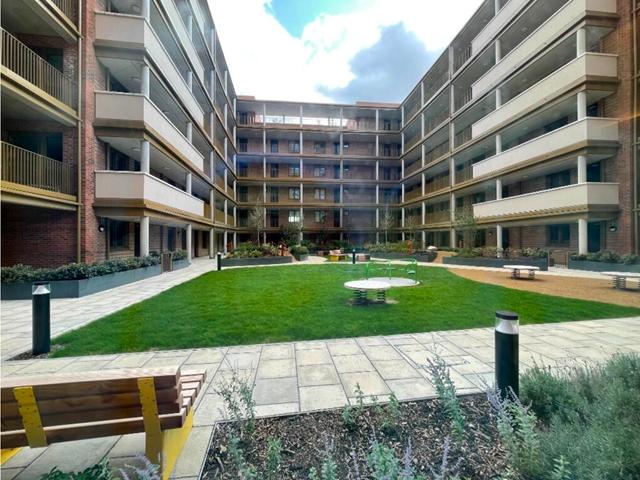 Vista Heights, Ilderton Road SE15 1PP 1 bed apartment to rent £1,900 pcm £438 pw