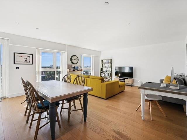 Vista House, Dickens Yard, Longfield. 2 bed apartment to rent £4,000 pcm £923 pw